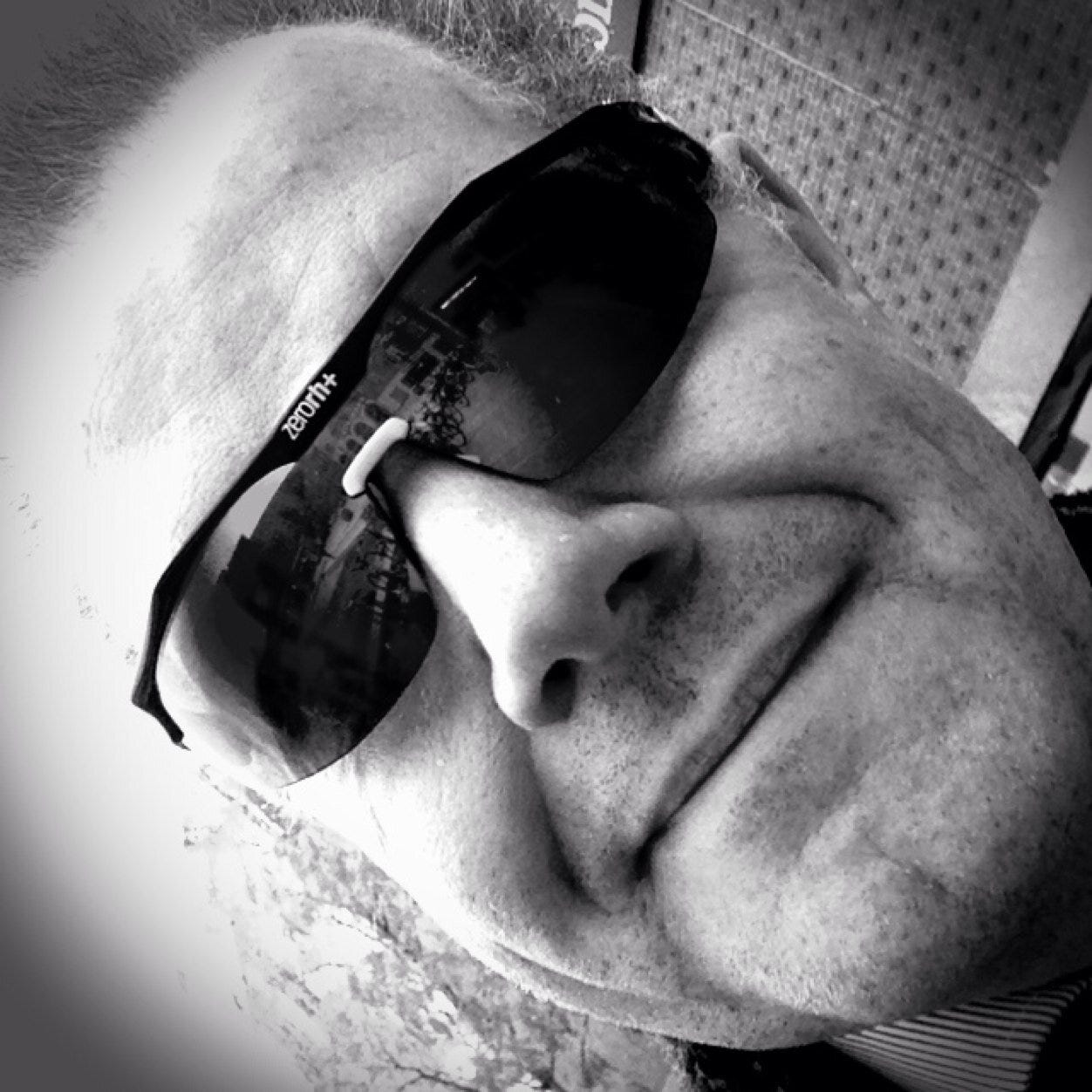 Michel André – Medium