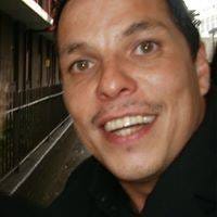 Roni McGuinness – Medium
