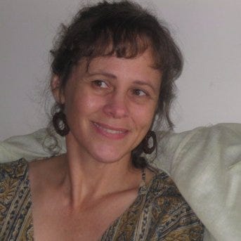 Laura Barnitz – Medium