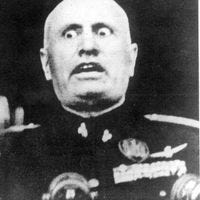 Benito Mussilini – Medium