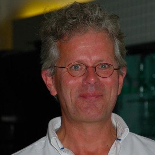 titus van den hurk – Medium