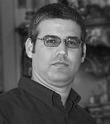 Roger Romero – Medium