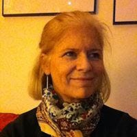 Betsi Dwyer – Medium