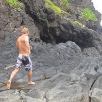Lowell Usrey – Medium