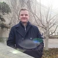 Aaron Hoye – Medium