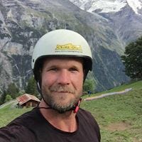 Hunt Holliday – Medium