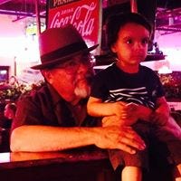Roberto Fernandez – Medium
