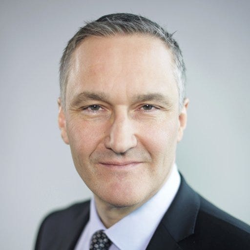 Simon Minett – Medium