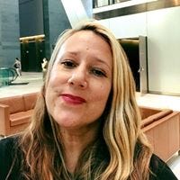 Laura Vogel – Medium