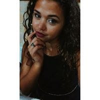 Laura Estephany – Medium
