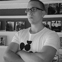 Ray Thomas – Medium
