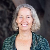 Mary Saunders – Medium