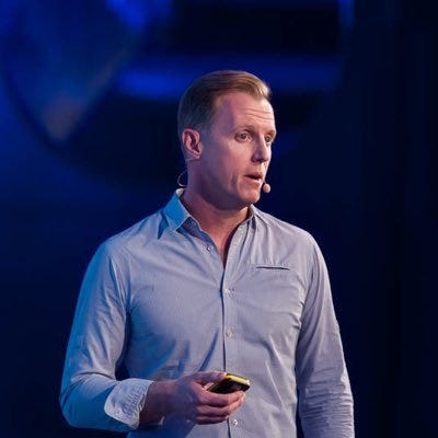 Lee Hackett – Medium