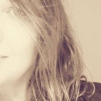 Angela Almeida – Medium