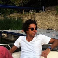 Jonathan Anguelov – Medium