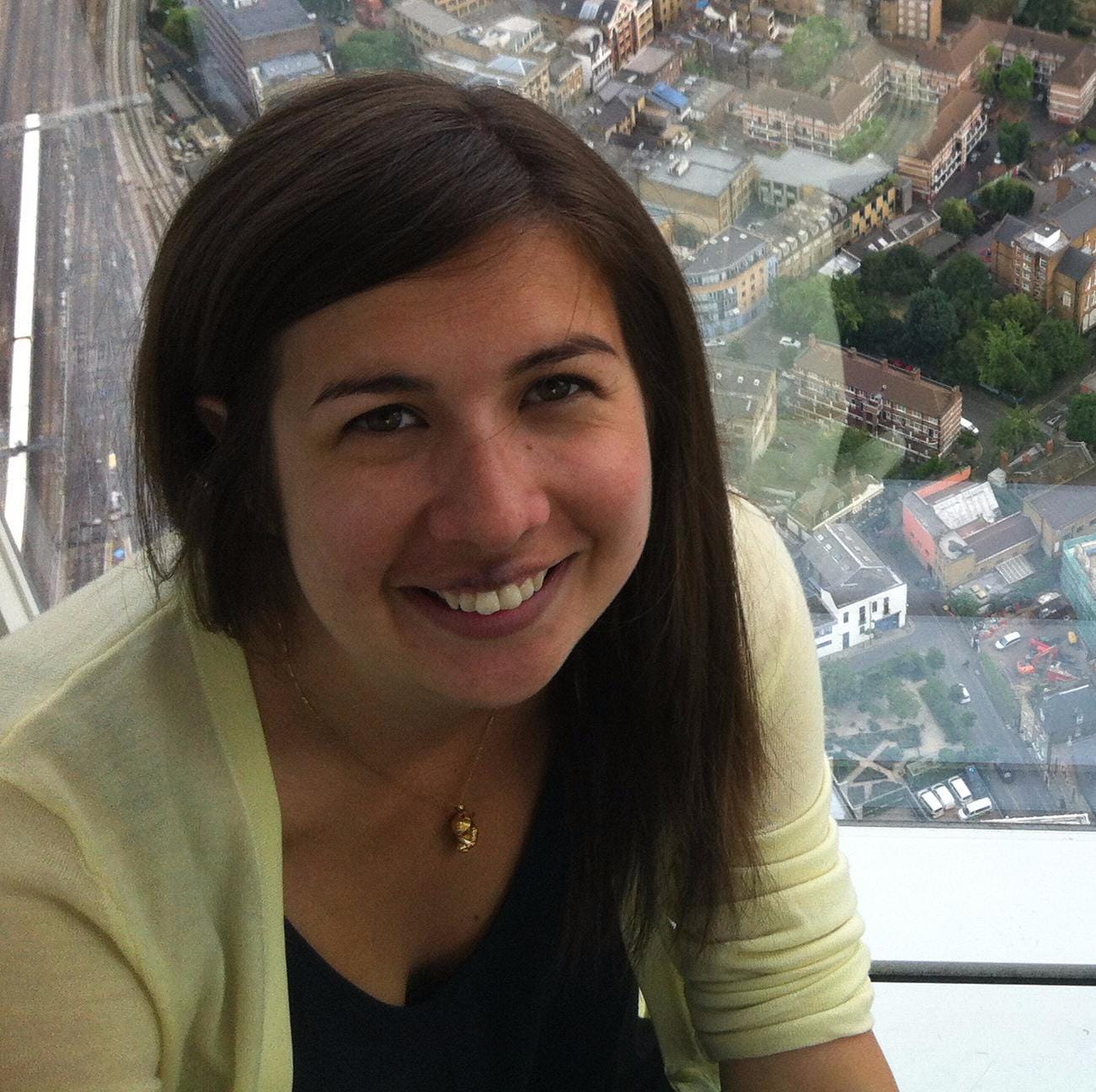 Laura Rodrigues – Medium