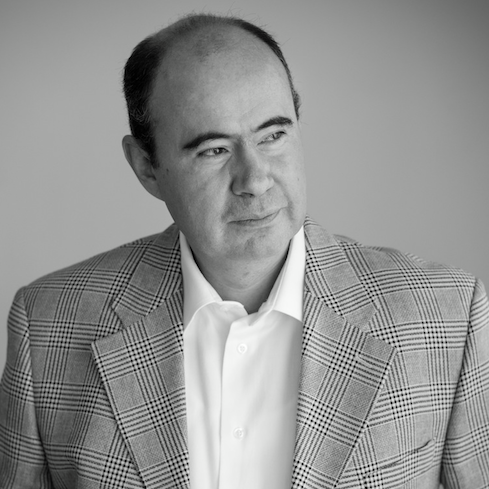 Mario Rizo – Medium