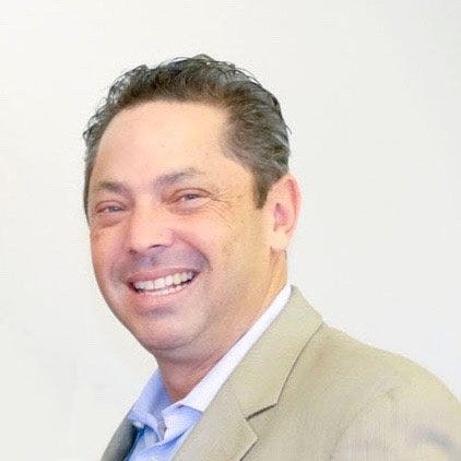 Colin Gold – Medium