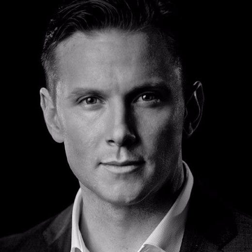 Bryan Moll – Medium