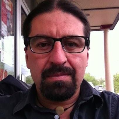 Hugo Mogollon – Medium