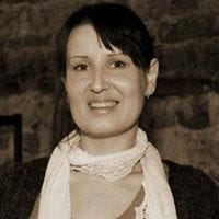 Liz Smith – Medium