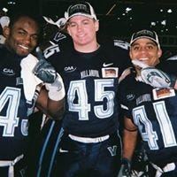 Aaron Grey – Medium