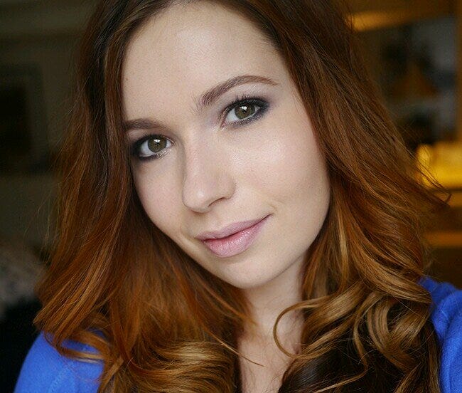 Cynthia Schultz – Medium