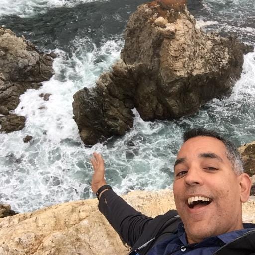 Omar Palacios – Medium