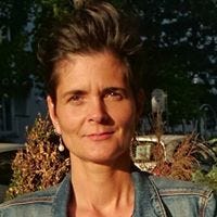 Vanessa Bloch – Medium