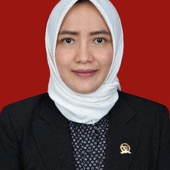 Gea Farida – Medium