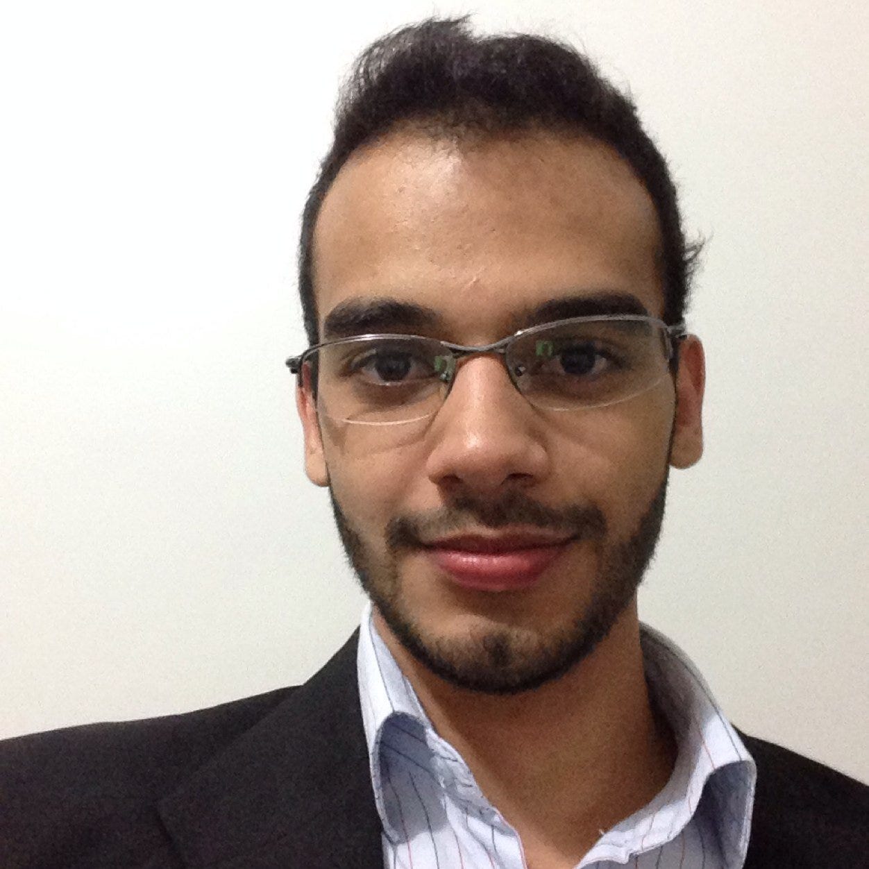 Felipe Mendes – Medium