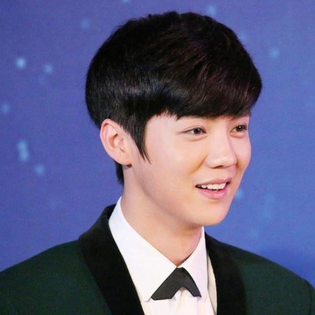 I LOVE LUHAN EXO – Medium