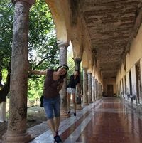 Quan Lily – Medium