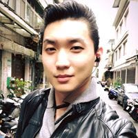 Andy Stone – Medium