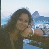 Laura Vignoli – Medium