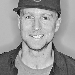 Taylor Kearns – Medium
