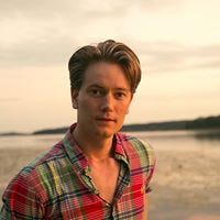 Elliot Magnusson – Medium
