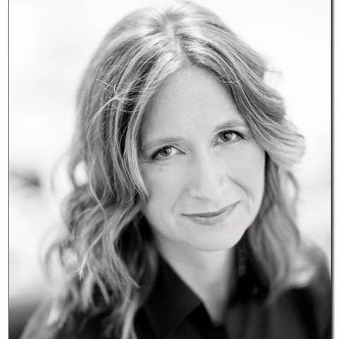 Kelly Brooks – Medium