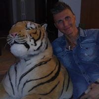 Simone Cassano – Medium