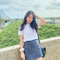 Avie Amalina – Medium