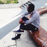 Steve Tong Tong – Medium