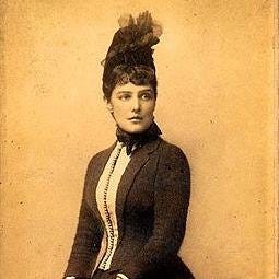 Stephanie Clare – Medium