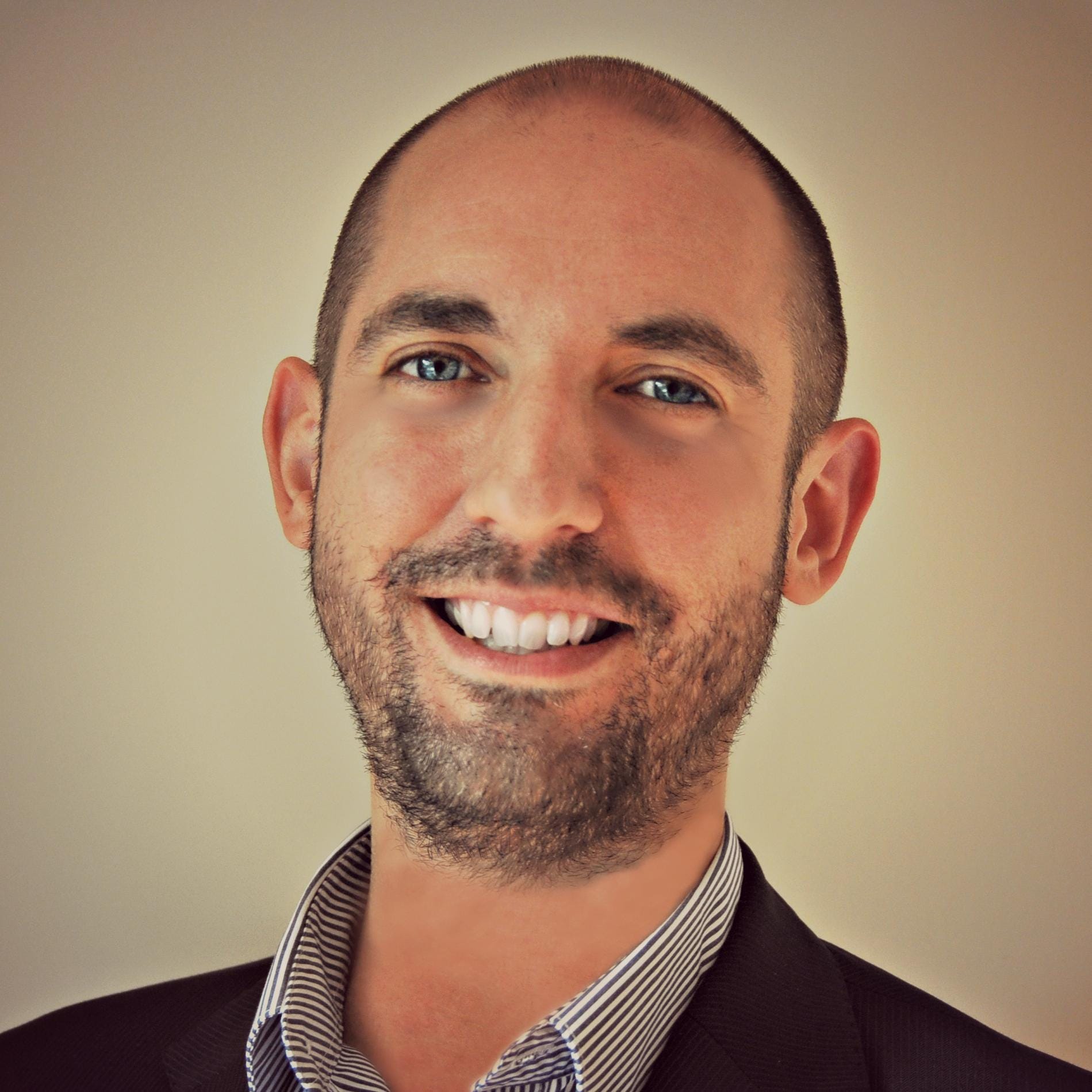 Daniel Hews – Medium