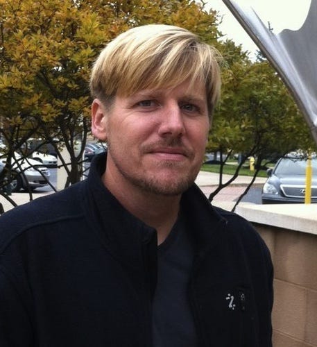 Louis Peters – Medium