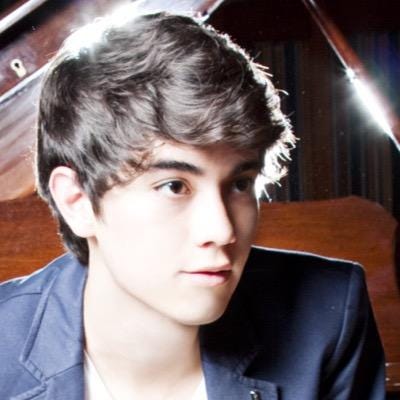Nathan Max – Medium