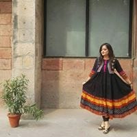 Intisha Shuaib – Medium