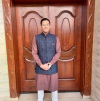 Muwahid Asim – Medium