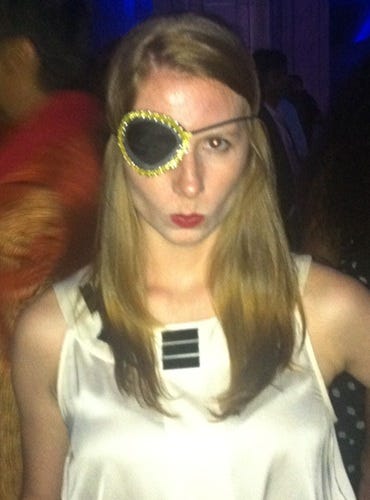 Sara Giles – Medium