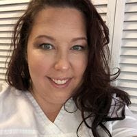 Laura Romain – Medium