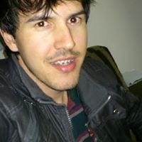 Tiago Tomasi – Medium